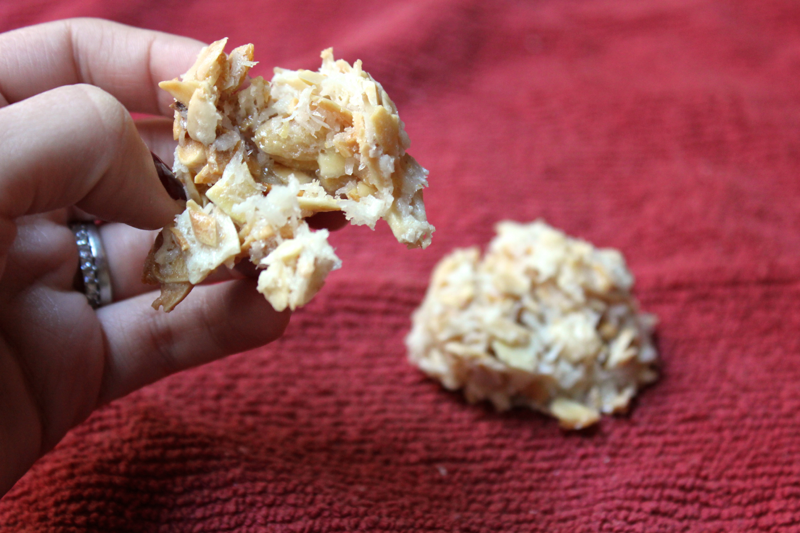 Almond Cluster Cookies | Witty in the City